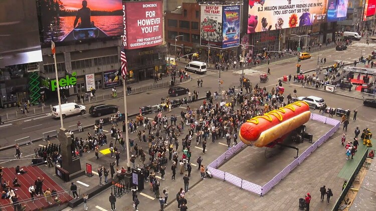 [VIDEO] World's Largest Hot Dog Sculpture Captured by EarthCam ...