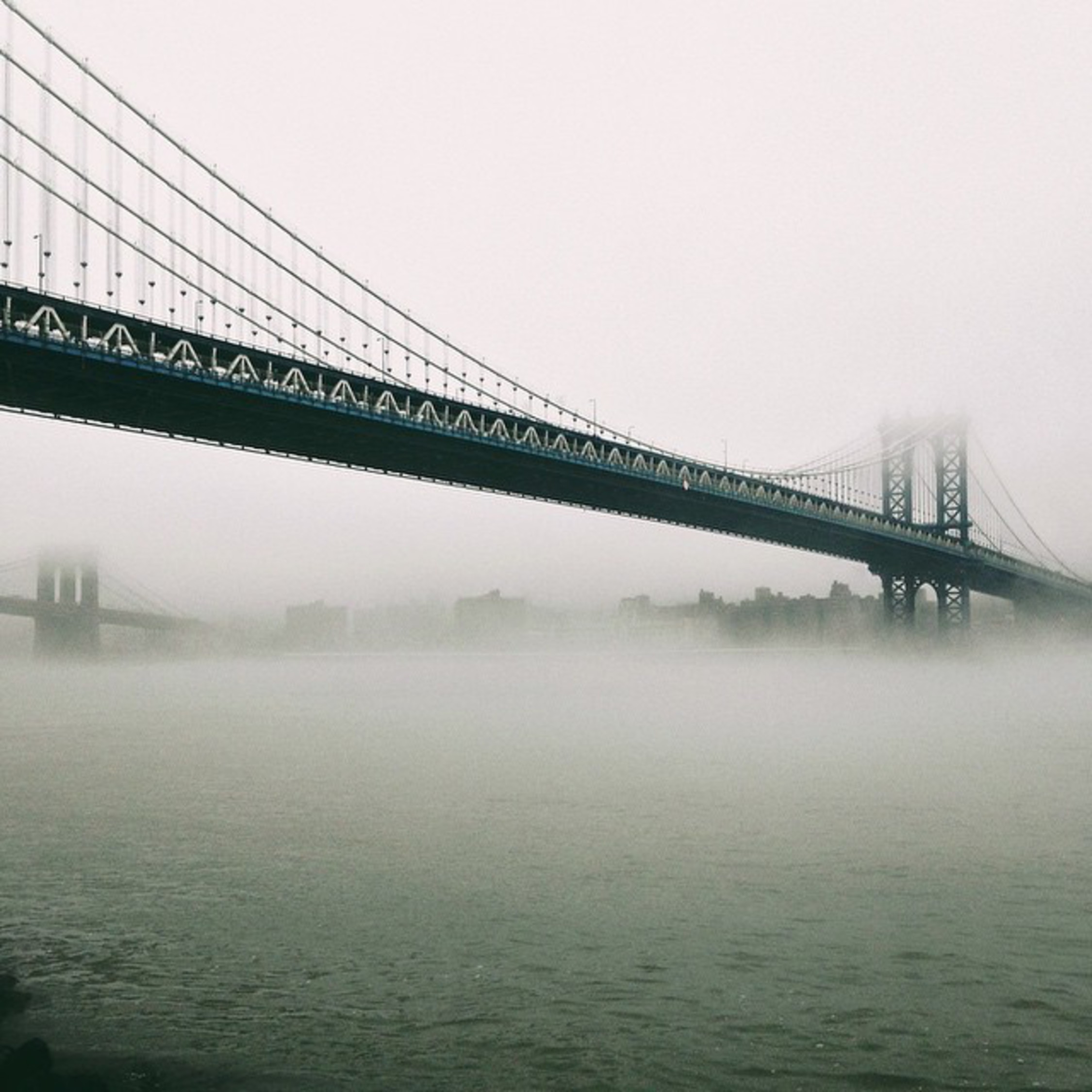 Foggy Bridges Photo Captures the Damp, Dark Feel of Winter in NYC ...