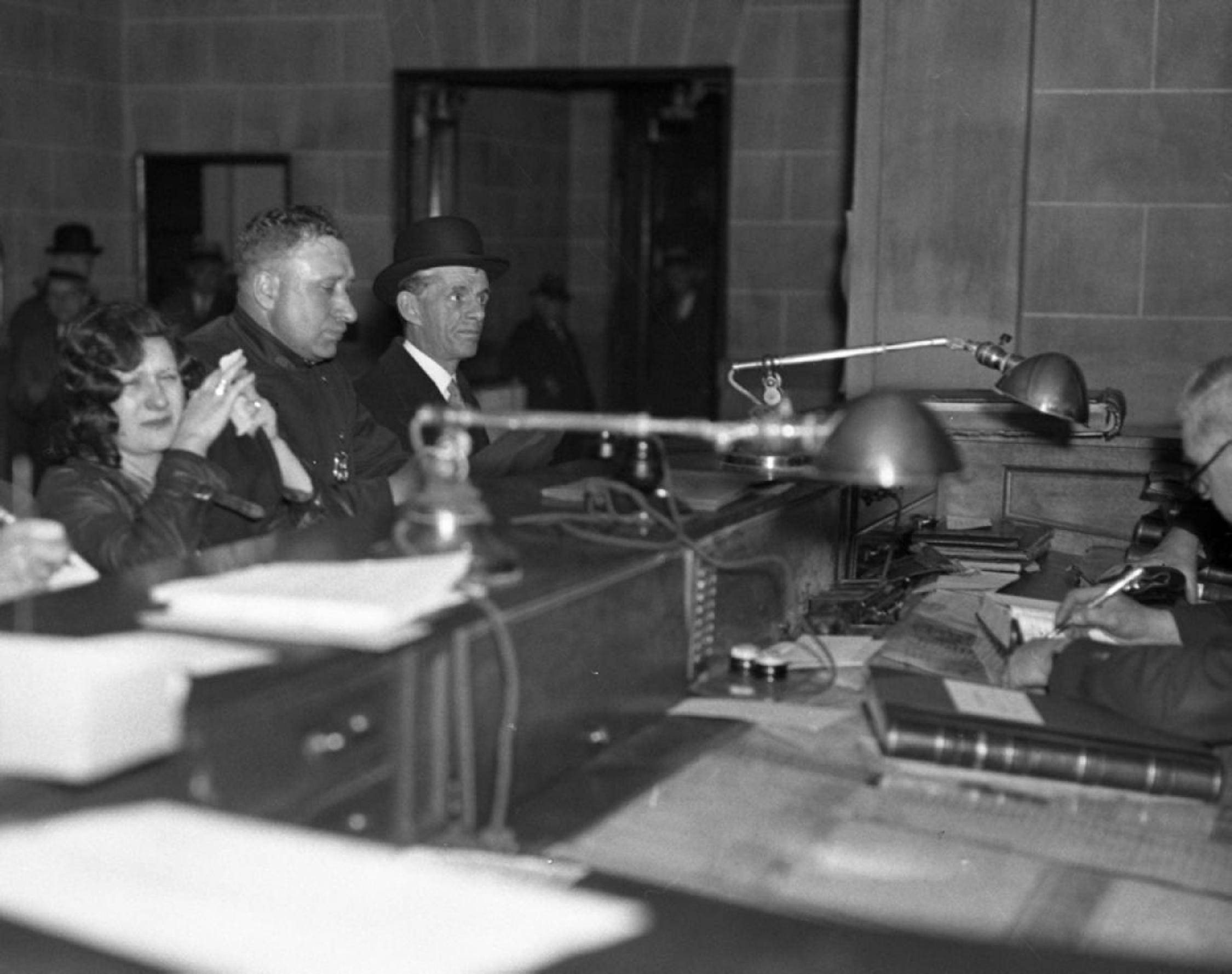 Vintage Photographs of the Mafia's "Mob Molls" in New York City ...