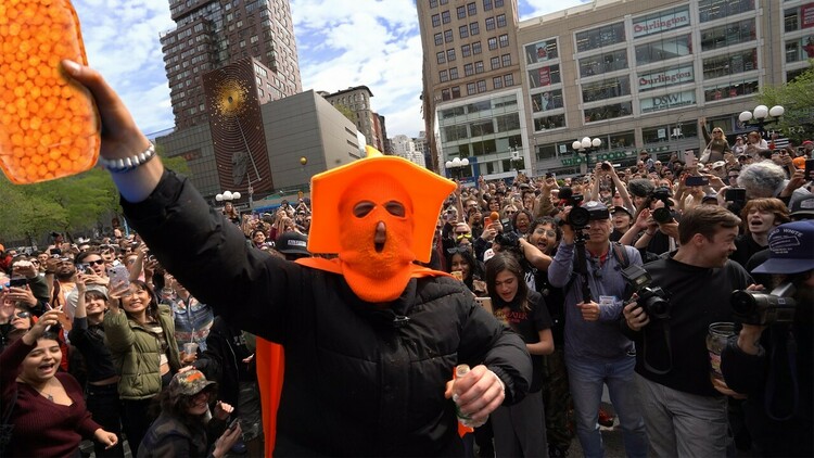 [VIDEO] Anthony Po: I Was New York's Cheeseball Man | Viewing NYC