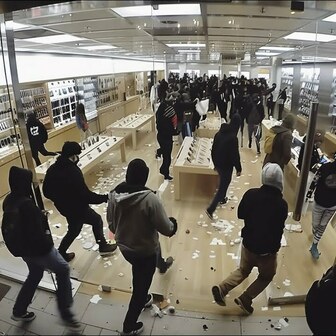 Peek Inside Rue La Rue Cafe, a Golden Girls Inspired Restaurant in ...