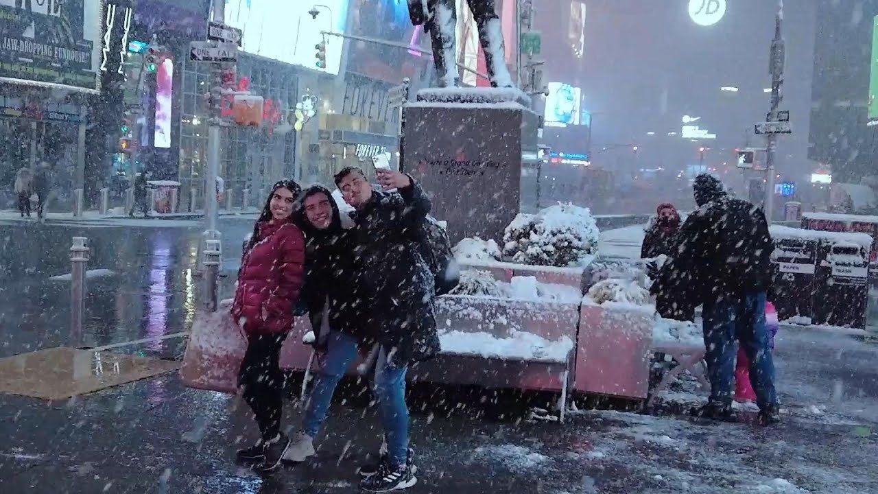 [VIDEO] NYC Snow Walk | Peak of Winter Storm Garrett | Viewing NYC