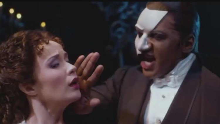 [WATCH] Broadway Collaborates to Welcome Back Audience | Viewing NYC