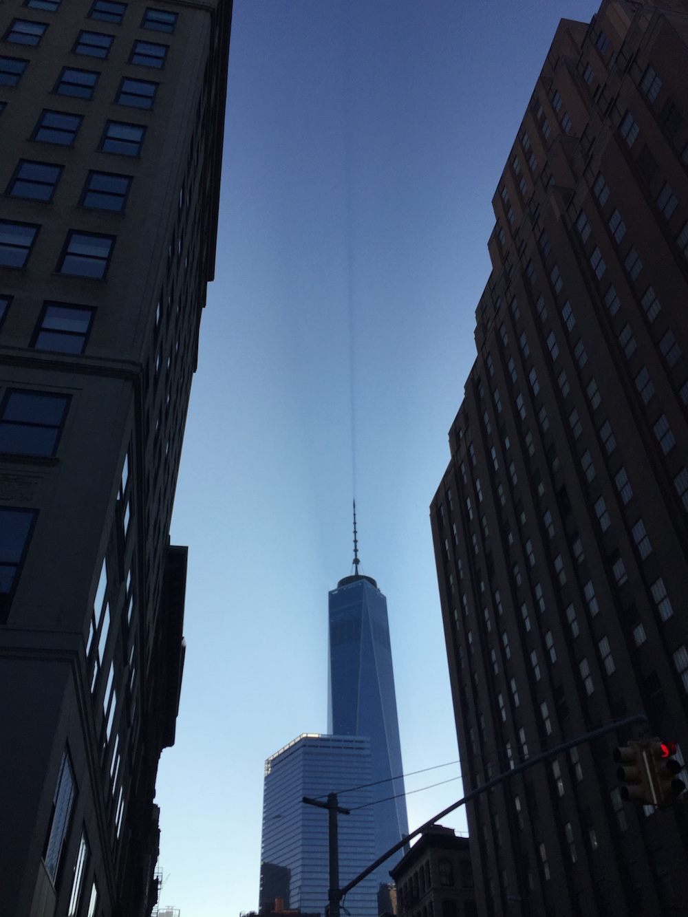 Incredible Photographs of One World Trade Center's Natural Light Show ...