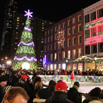 Vintage Photograph Shows a Busy Times Square in Full Color Circa 1943 ...