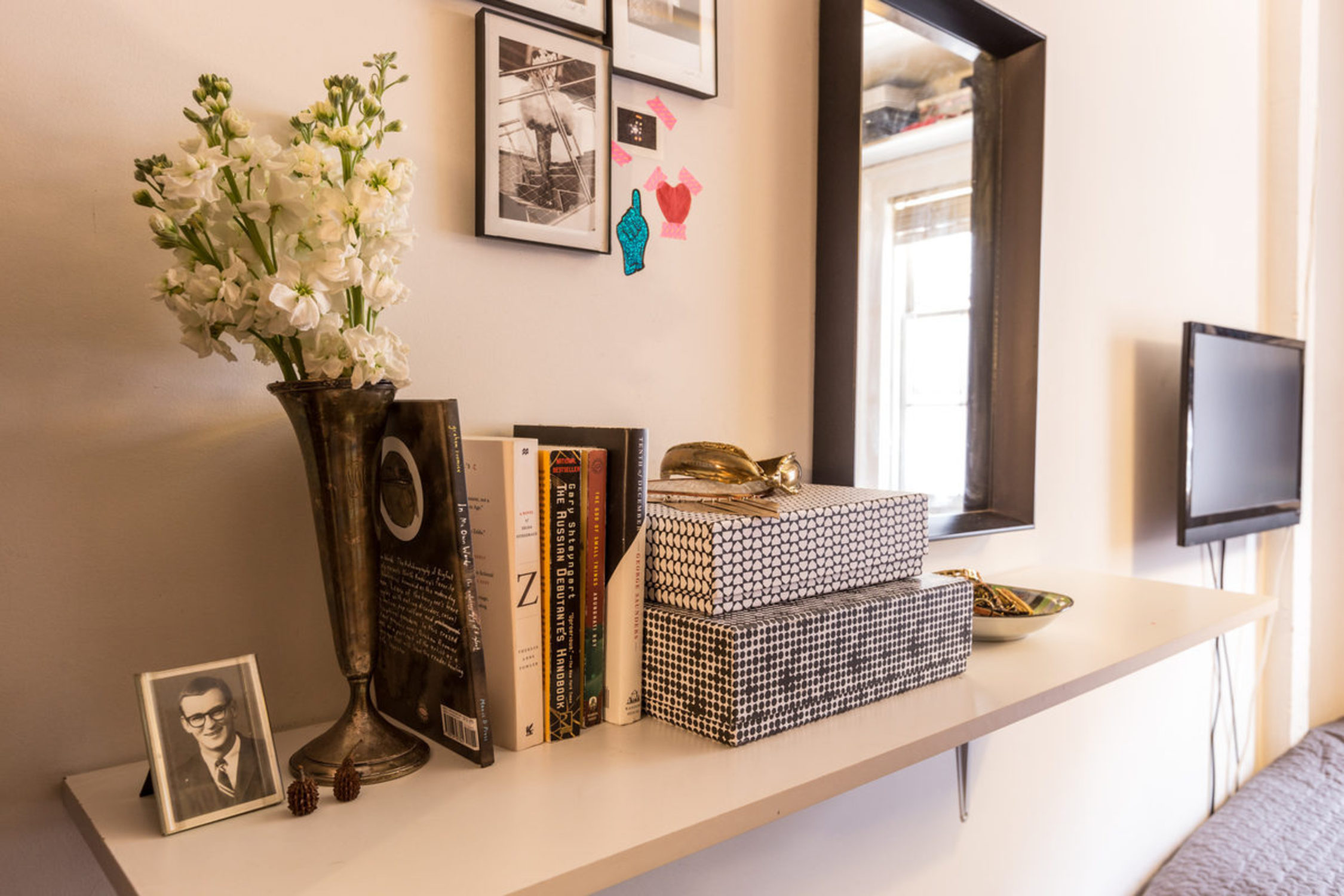 Inside a Comfortable 90 Square Foot Apartment in the West Village ...