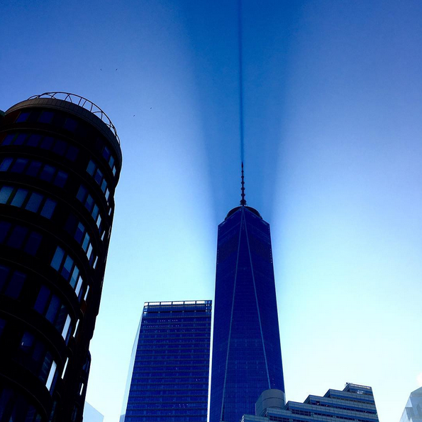 Incredible Photographs of One World Trade Center's Natural Light Show ...
