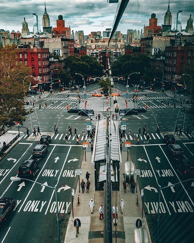 Here's How Horse Manure Inspired the Iconic New York City Brownstone ...