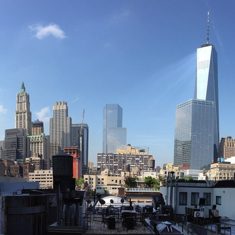 Incredible Photographs of One World Trade Center's Natural Light Show ...