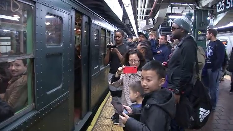 [WATCH] MTA's Vintage Fleet Brings Holiday Nostalgia to New York City ...