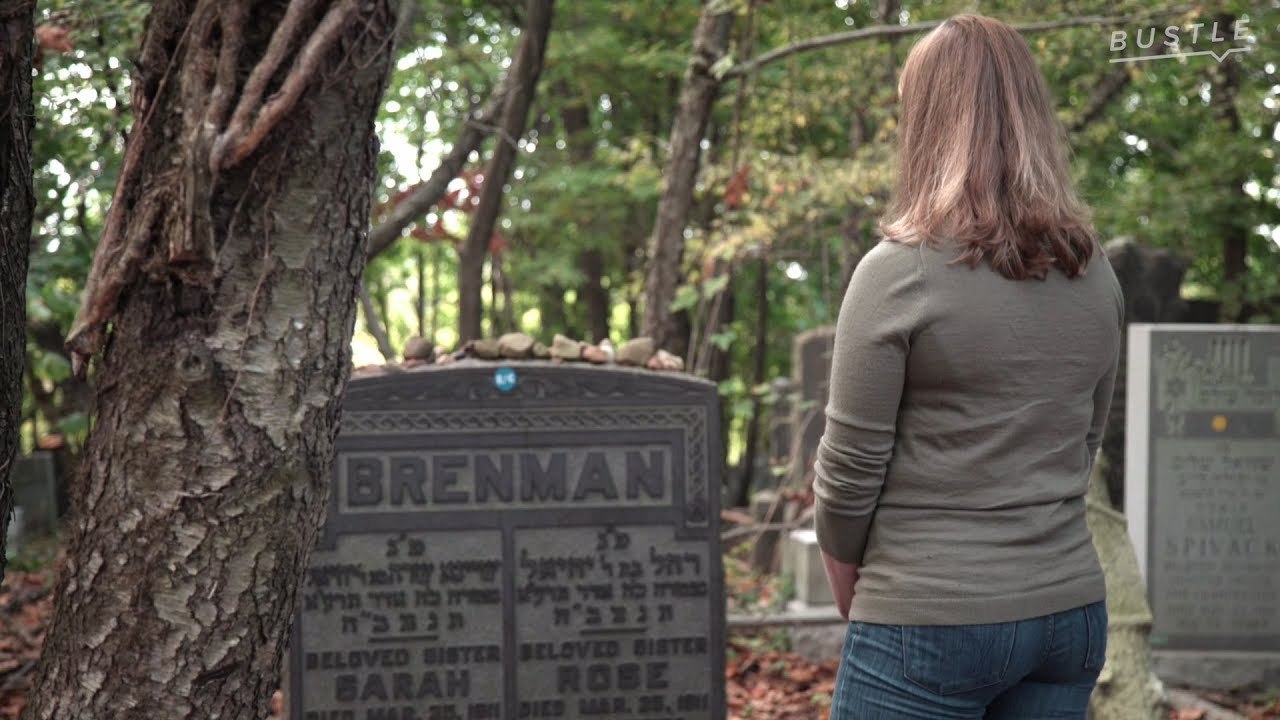 Watch This Medium Channel the Ghosts of Two Victims From NYC's Infamous ...