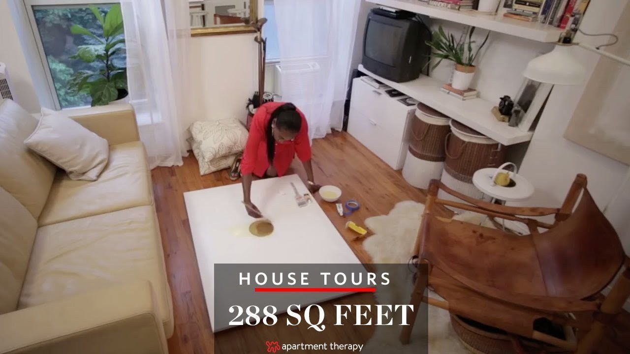 Watch This Tiny Nyc Apartment Goes For 350 A Month Viewing Nyc
