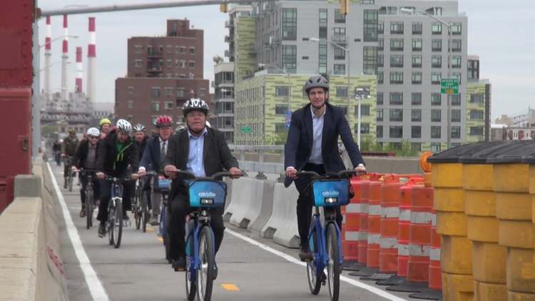 The Pulaski Bridge Protected Bike Path Finally Opened to the Public ...