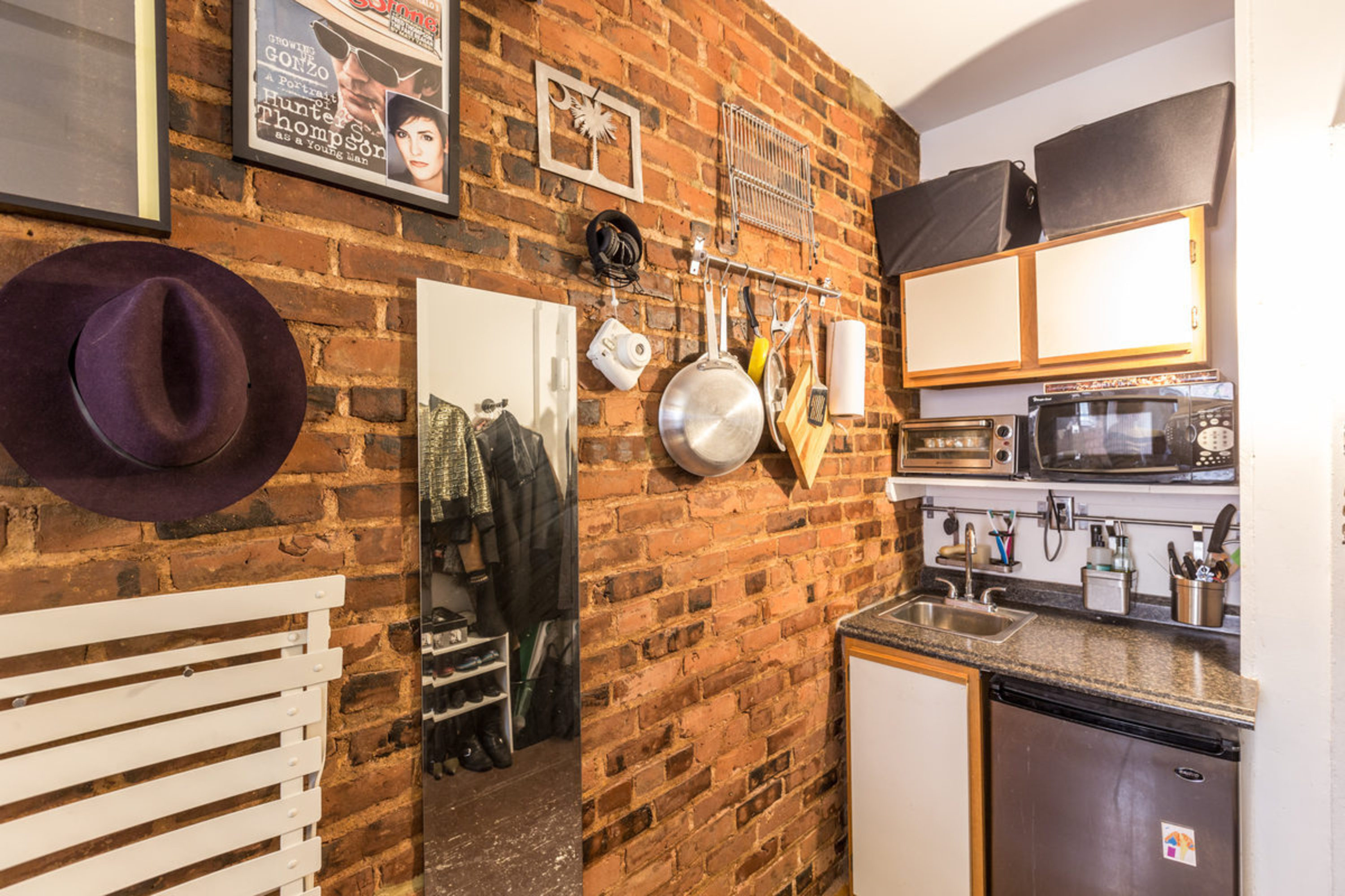 Inside a Comfortable 90 Square Foot Apartment in the West Village ...