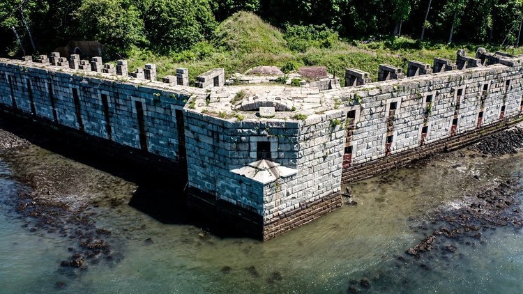 [VIDEO] See Fort Totten in Queens from a Birds-Eye View | Viewing NYC